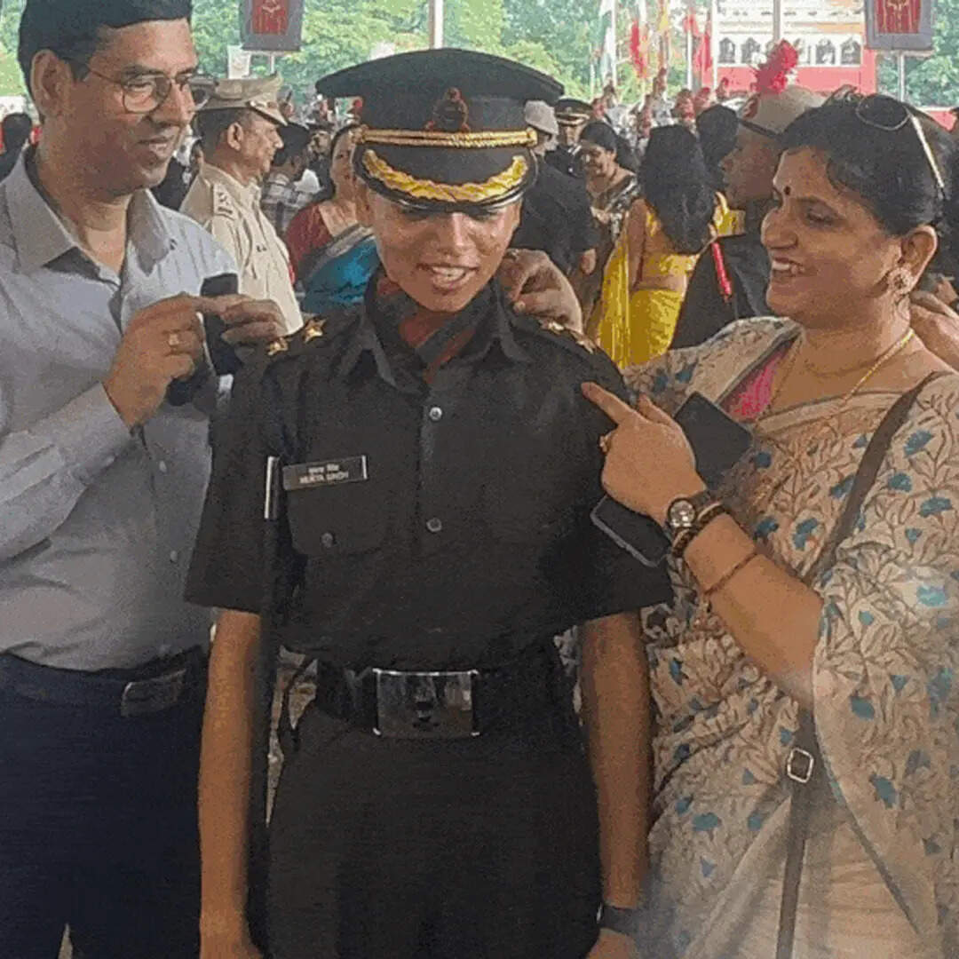 Lieutenant Mukta Singh Inspirational story daughter of air force ...