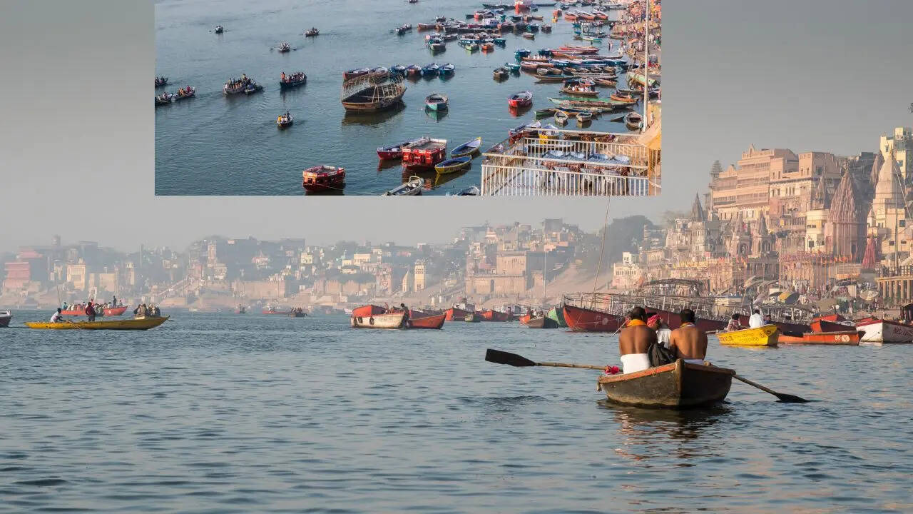 Varanasi Boating: वाराणसी में 70 दिनों बाद घाटों पर लौटी रौनक, गंगा में बोटिंग शुरू | after 70 ...