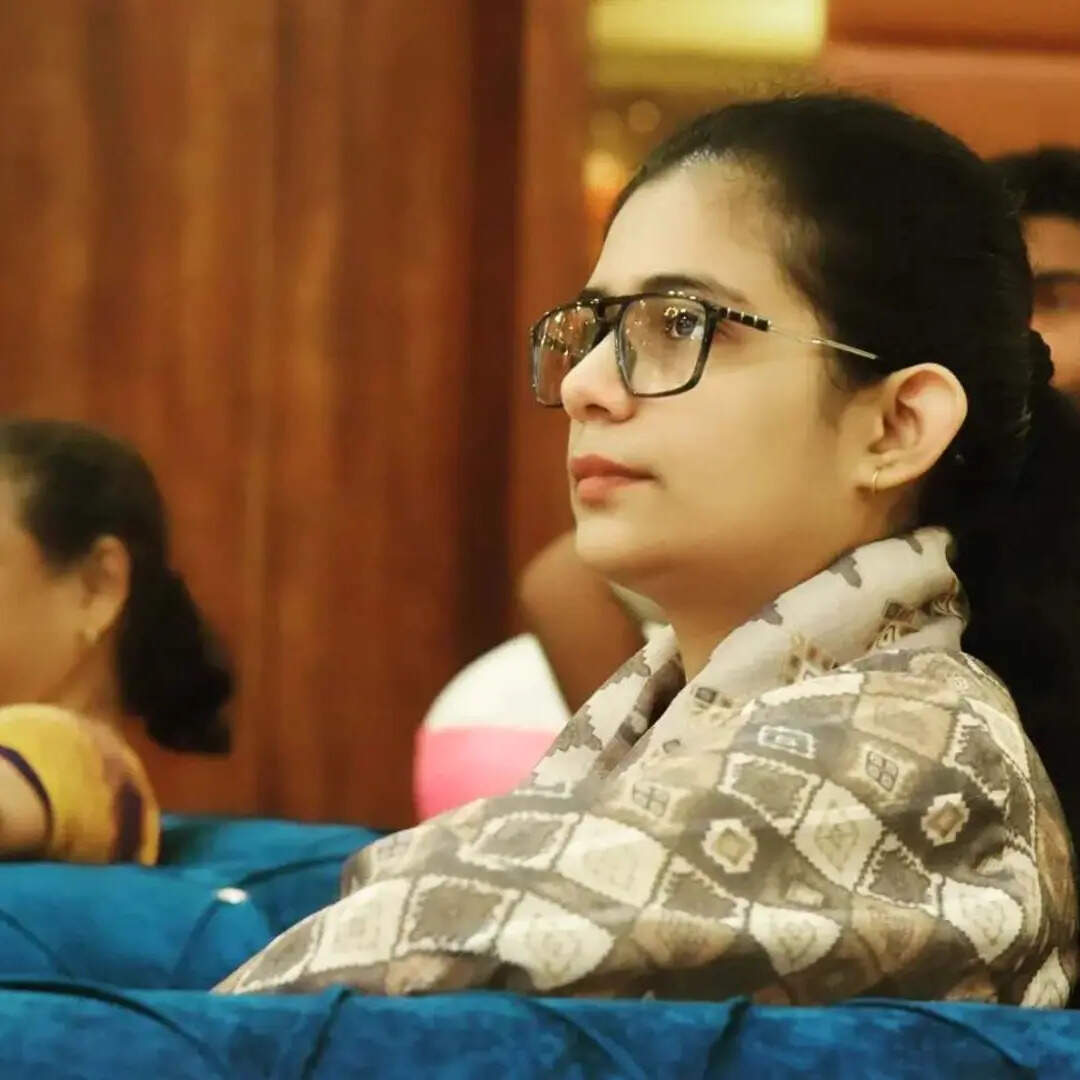 IAS Kritika mishra Inspirational story daughter of a school teacher become upsc topper from ...