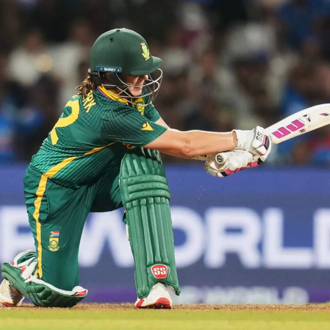 Mahila Vishwa Cup main Sabse Jyada Chakke Lagane wali Batter: richa ...