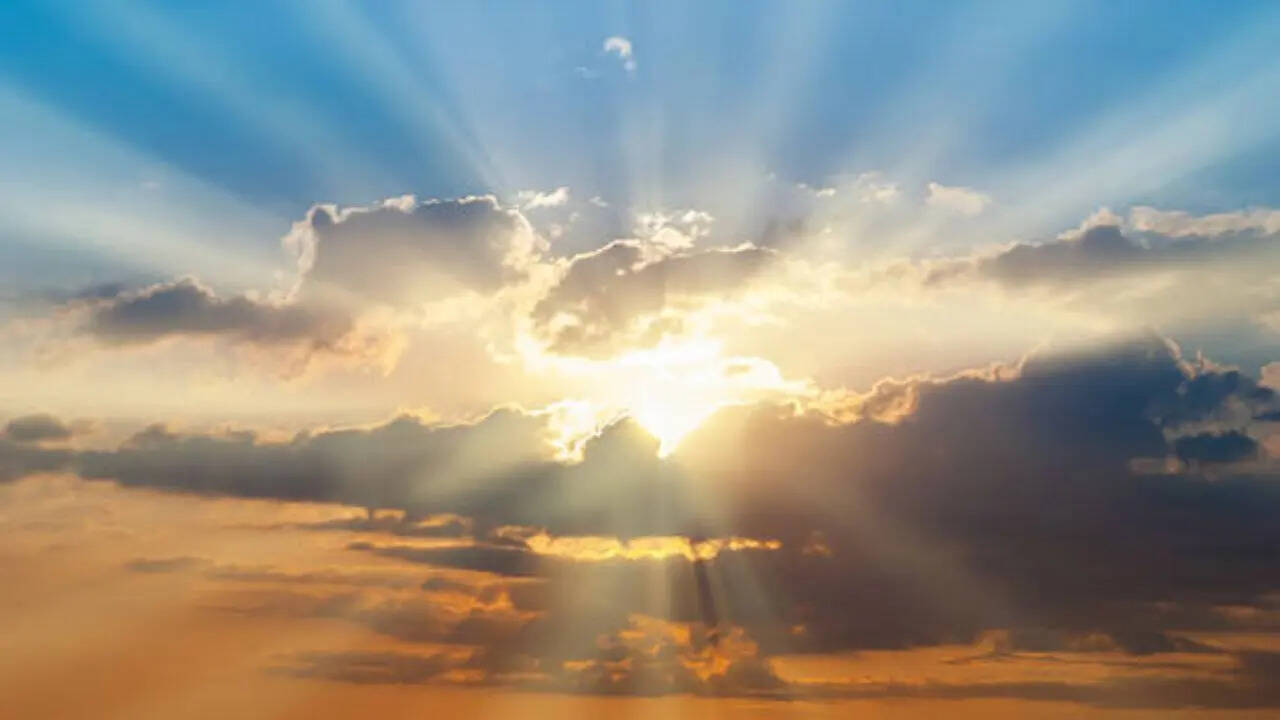 sun colour is actually white not red orange and yellow then why we see ...