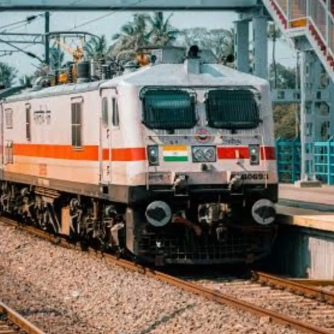 When Did The First AC Train In India Know How Coaches Were Cooled- भारत ...