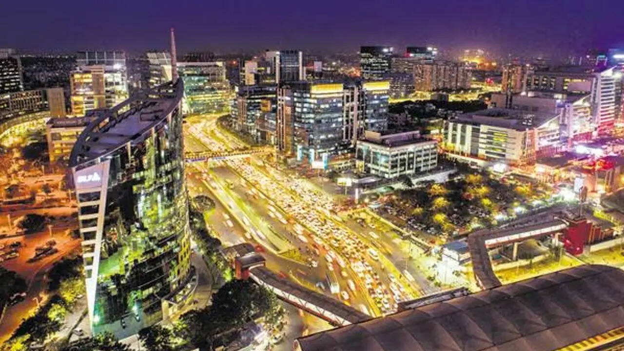 अर्जुन को टक्कर देने वाले एकलव्य ने गुरुदक्षिणा में यहां दिया था अंगूठा ...