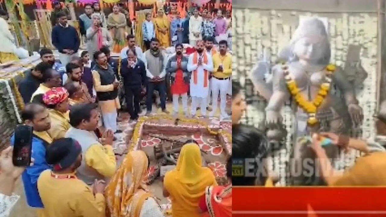 pooja and namaaj both in bhojashaala today statue of Goddess Vagdevi ...