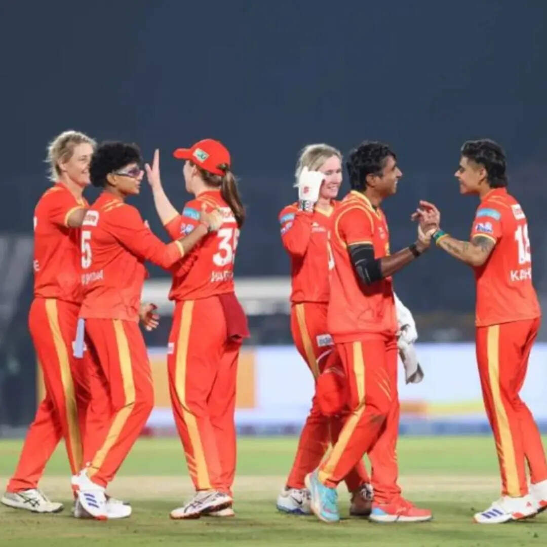 Sophie Devine Ne WPL Me Racha Anokha Itihaas: Sophie Devine Created ...