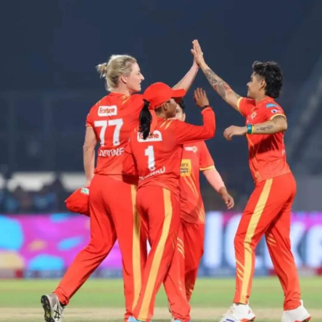 Sophie Devine Ne WPL Me Racha Anokha Itihaas: Sophie Devine Created ...