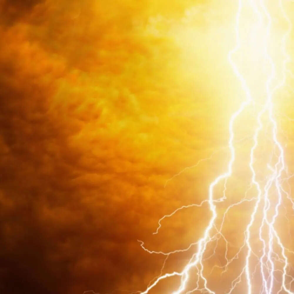How many volts of current contained in lightning bolt striking from sky ...
