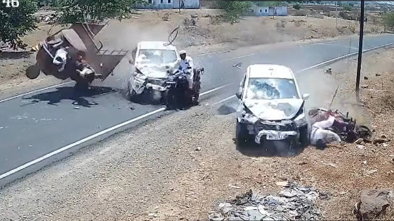 Three-Wheeler, Car, and Bike Collide Horrifically; One Dead, Watch ...