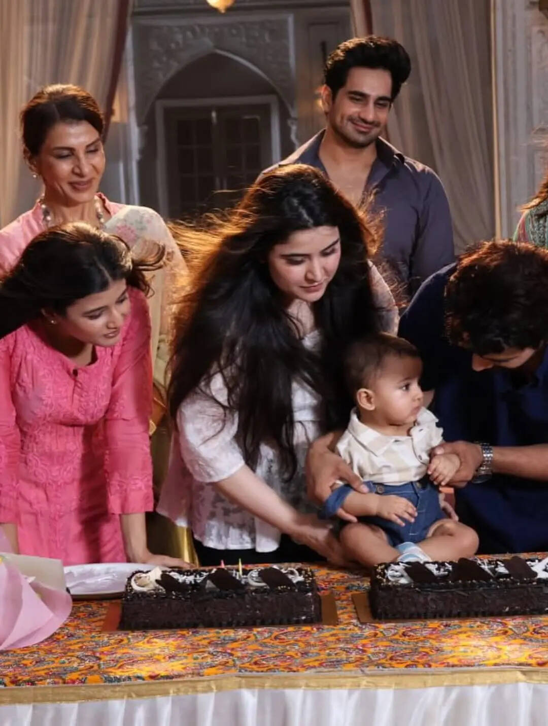 YRKKH के सेट पर धूम-धड़ाके से मना रोहित पुरोहित का जन्मदिन, सरप्राइज ...