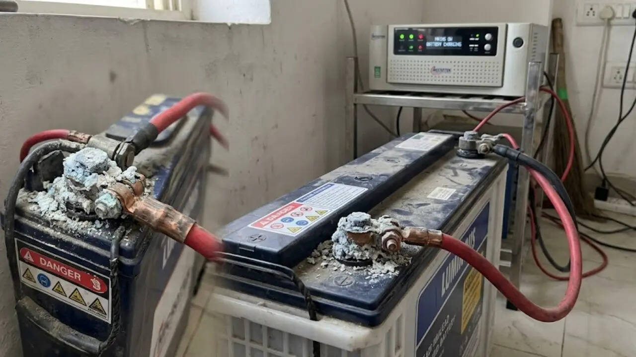 Inverter Battery Me Carbon Jamne Se Kaise Roke: How to prevent carbon ...