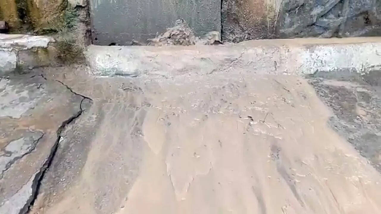 the first accident in joshimath, the temple collapsed, the central ...