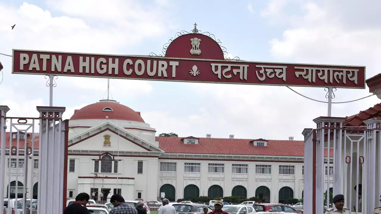 Patna HC orders to stop caste census in Bihar-नीतीश कुमार को बड़ा झटका ...