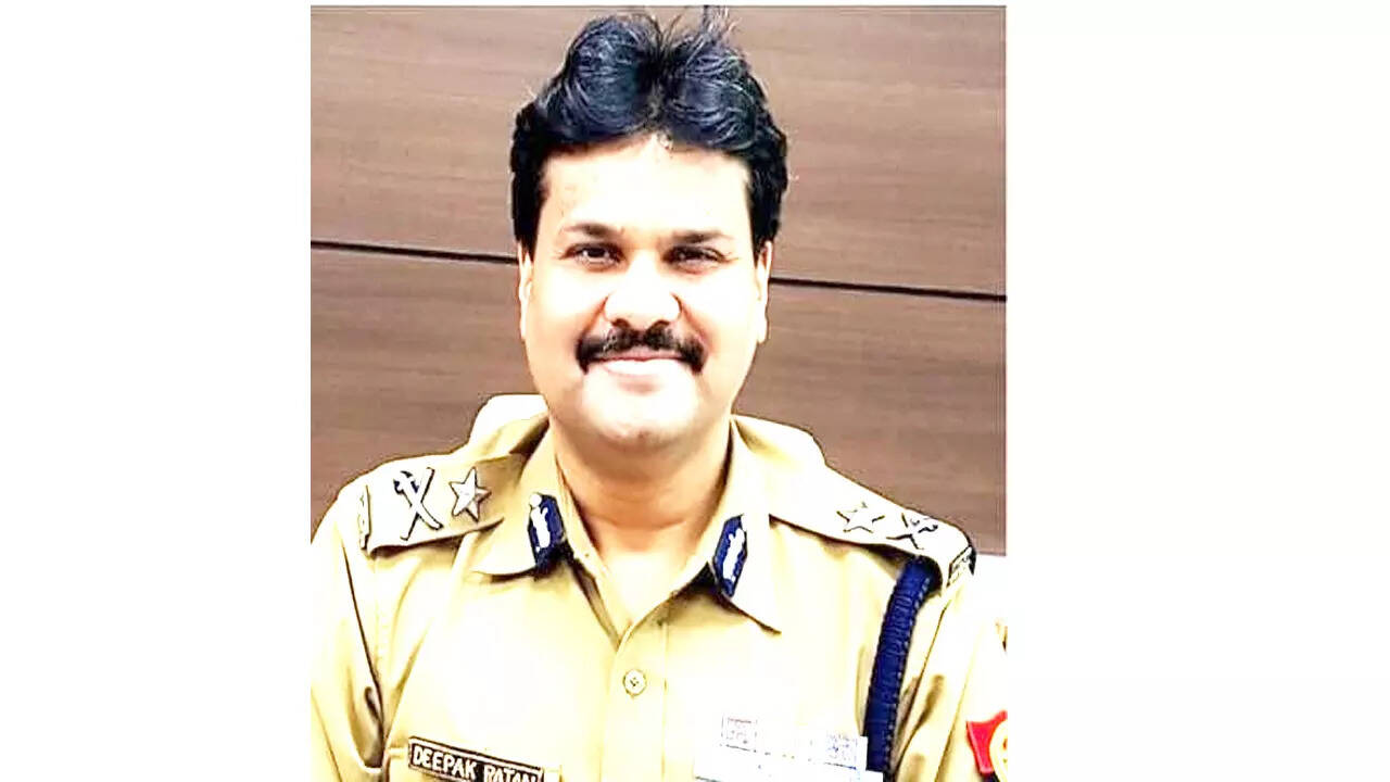 Death of UP Cadre IPS Deepak Ratan Currently Posted As IG CRPF He is ...