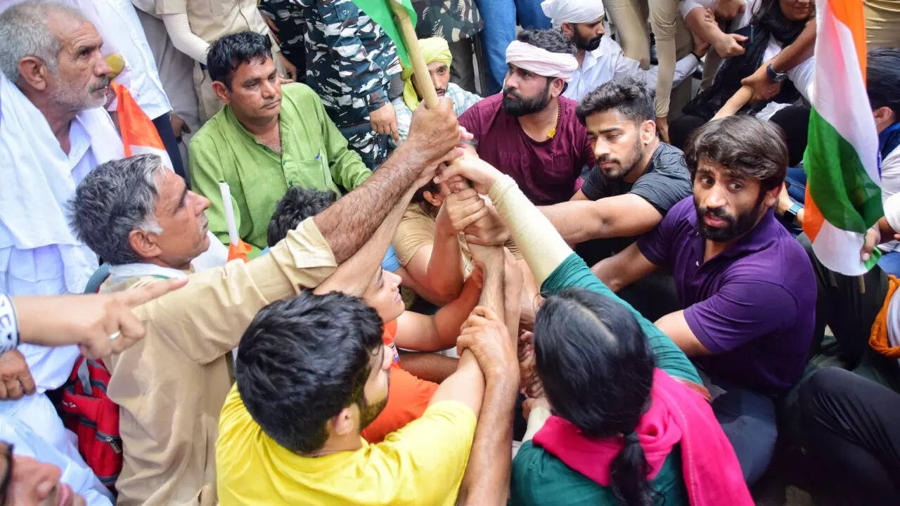 Men rights campaigner Barkha Trehan Opinion on Wrestler Protest at ...