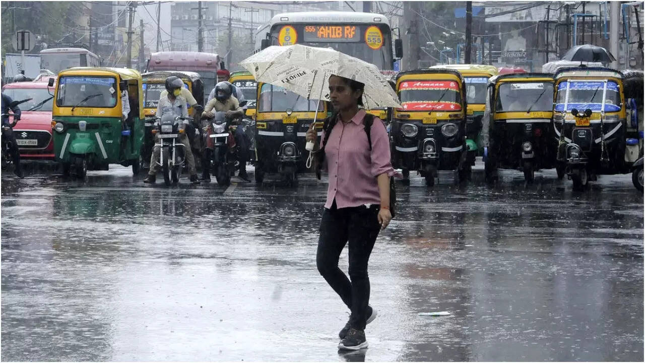 UP Weather News Know IMD Forecast for Lucknow, Kanpur and west UP Rain ...