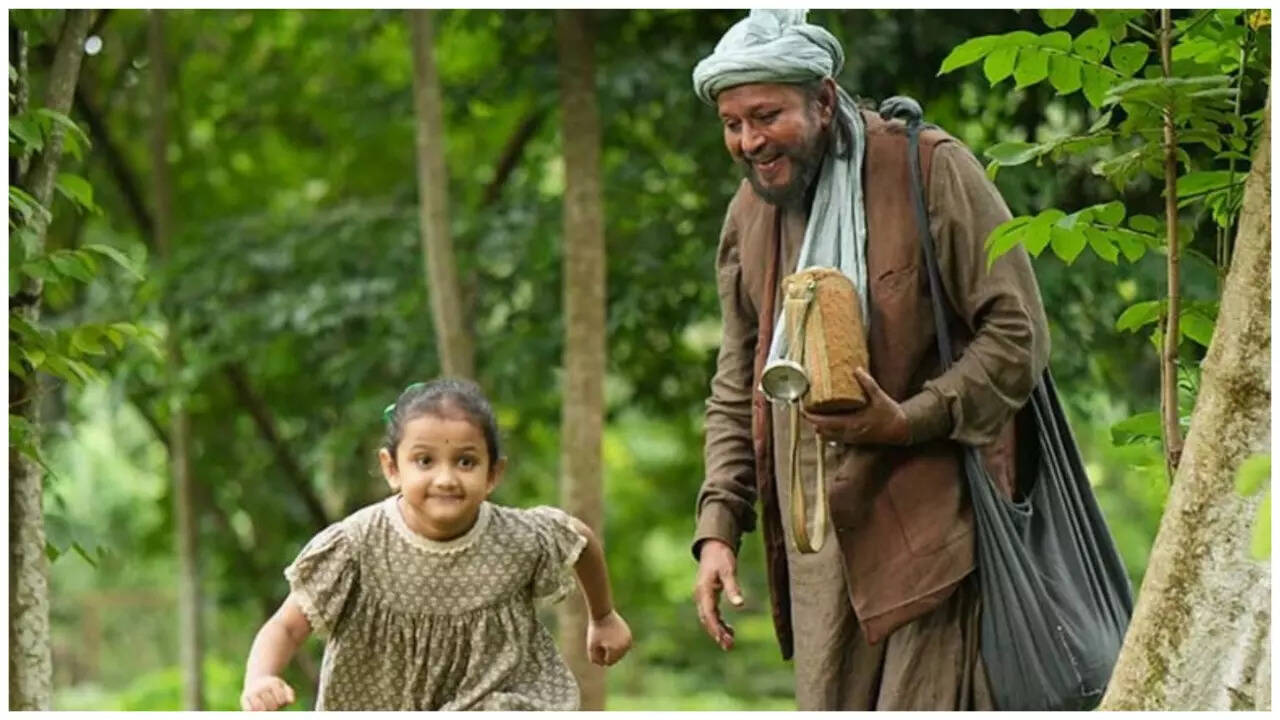 Kabuliwala Movie Review: एक बच्ची और अफगान आदमी के इर्द-गिर्द घूमती है ...