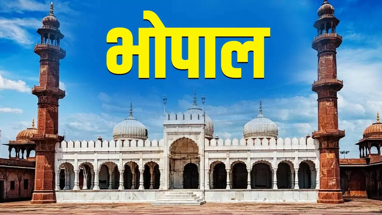 Ujjain News Today Sardar Patel statue demolished by tractor in madhya ...