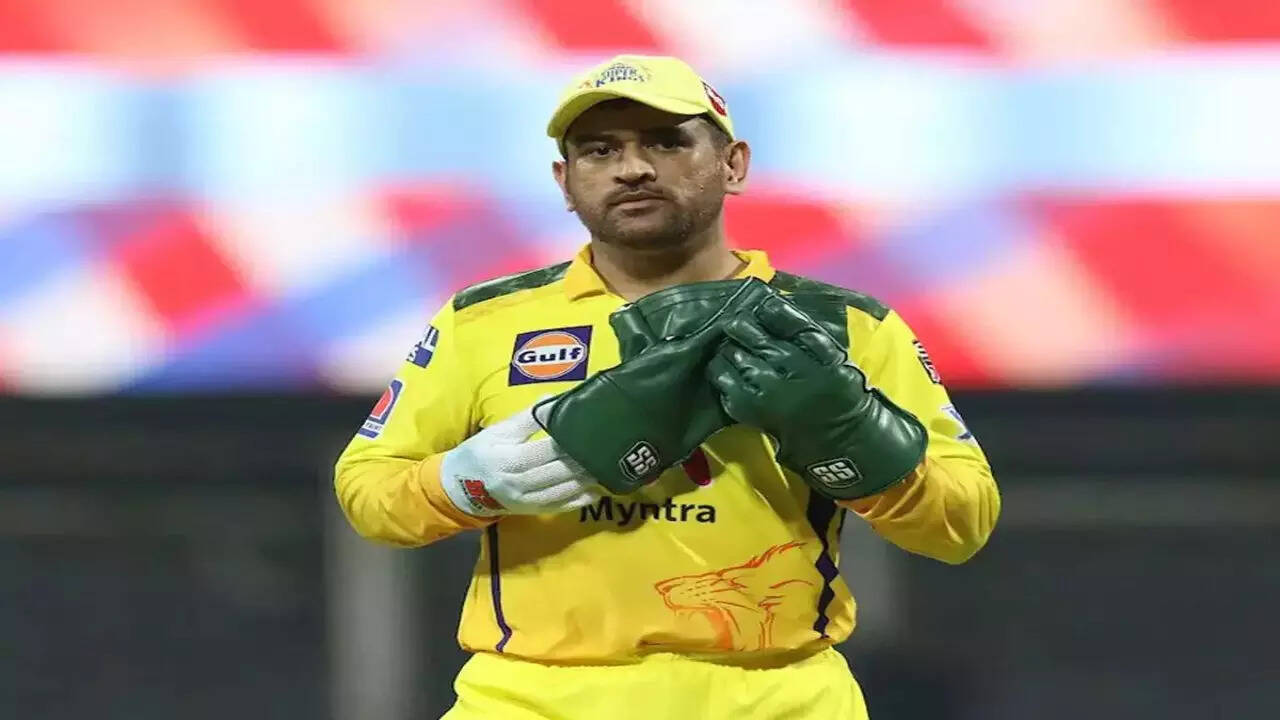 MS Dhoni Kab Lenge Retitement: Will MS Dhoni retire after IPL 2024 CSK batting Coach Michael ...
