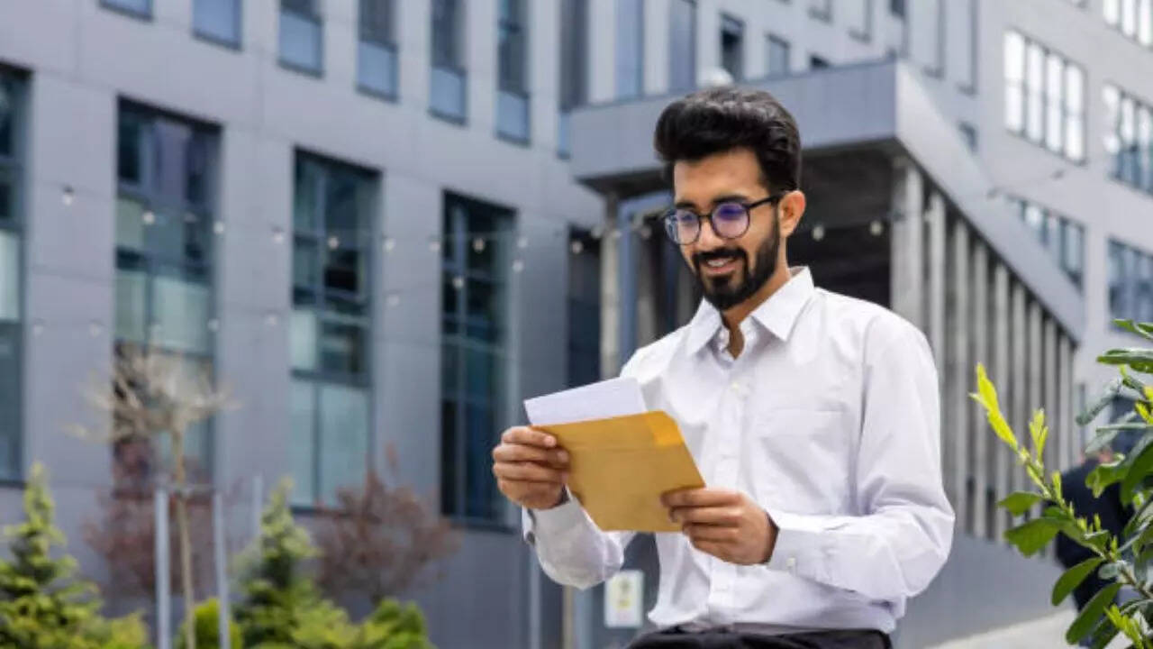 AU LAT 2024: इलाहाबाद यूनिवर्सिटी से करें LLB, लॉ एडमिशन टेस्ट में ...