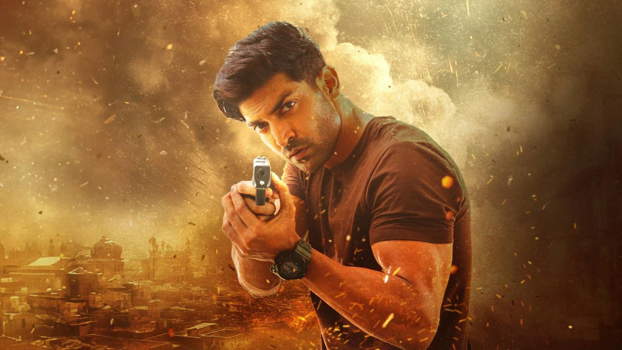 Commander Karan Saxena Review: 'बाप हूं मैं तेरा घर में खुसकर मारूंगा ...