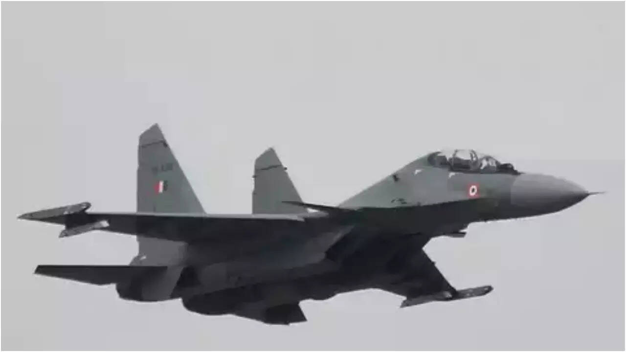 फाइटर जेट SU-30MKI के लिए 240 एयरो-इंजन खरीद की मंजूरी, 26 हजार करोड़ आएगी लागत | Times Now ...
