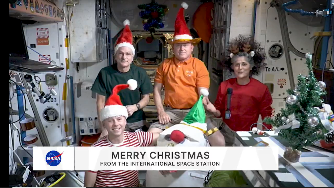 अंतरिक्ष में ही क्रिसमस की खुशियां फैला रही हैं सुनीता विलियम्स, धरती ...