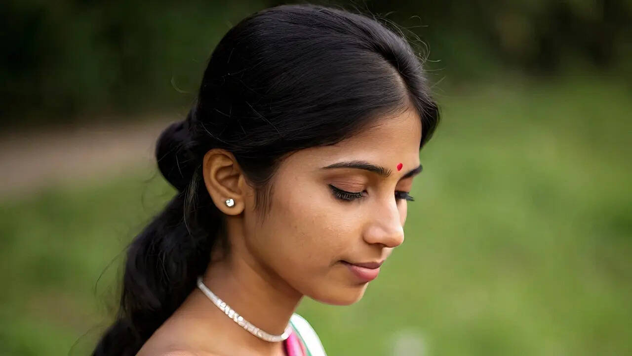 OMG! काम वाली बाई ने मालकिन को WhatsApp पर भेजा ऐसा मैसेज, पढ़कर हिल गई ...