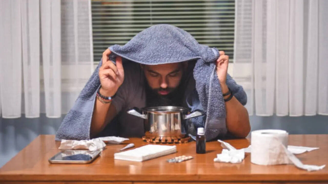 Right way to take steam for cold cough and sore throat in hindi | सर्दी ...