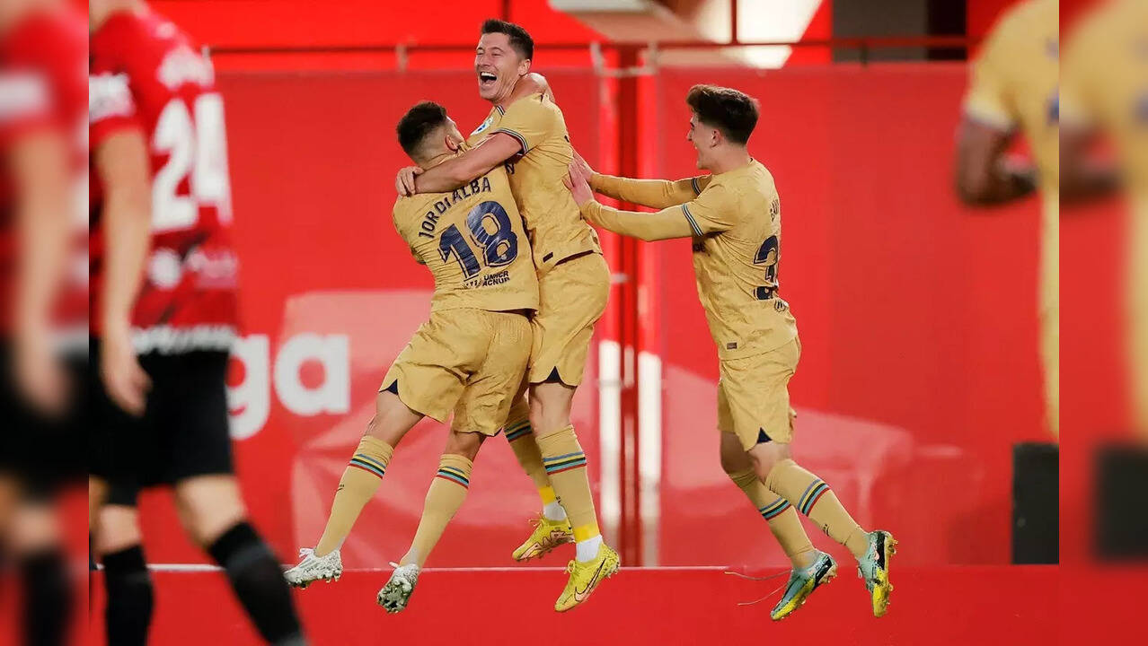 Robert Lewandowski ne Barcelona ko dilai jeet: Robert Lewandowski goal ...