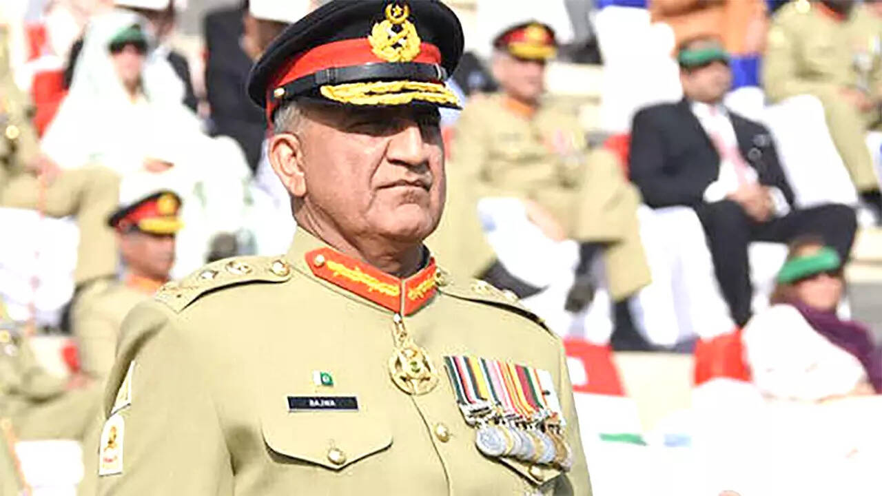 Pak army chief Bajwa's family became billionaires in last six years said in a Report-पाकिस्तान ...