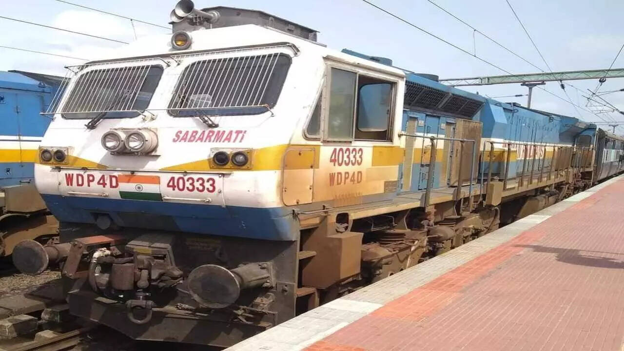 Varanasi News Good news for railway passengers Sabarmati Express train ...
