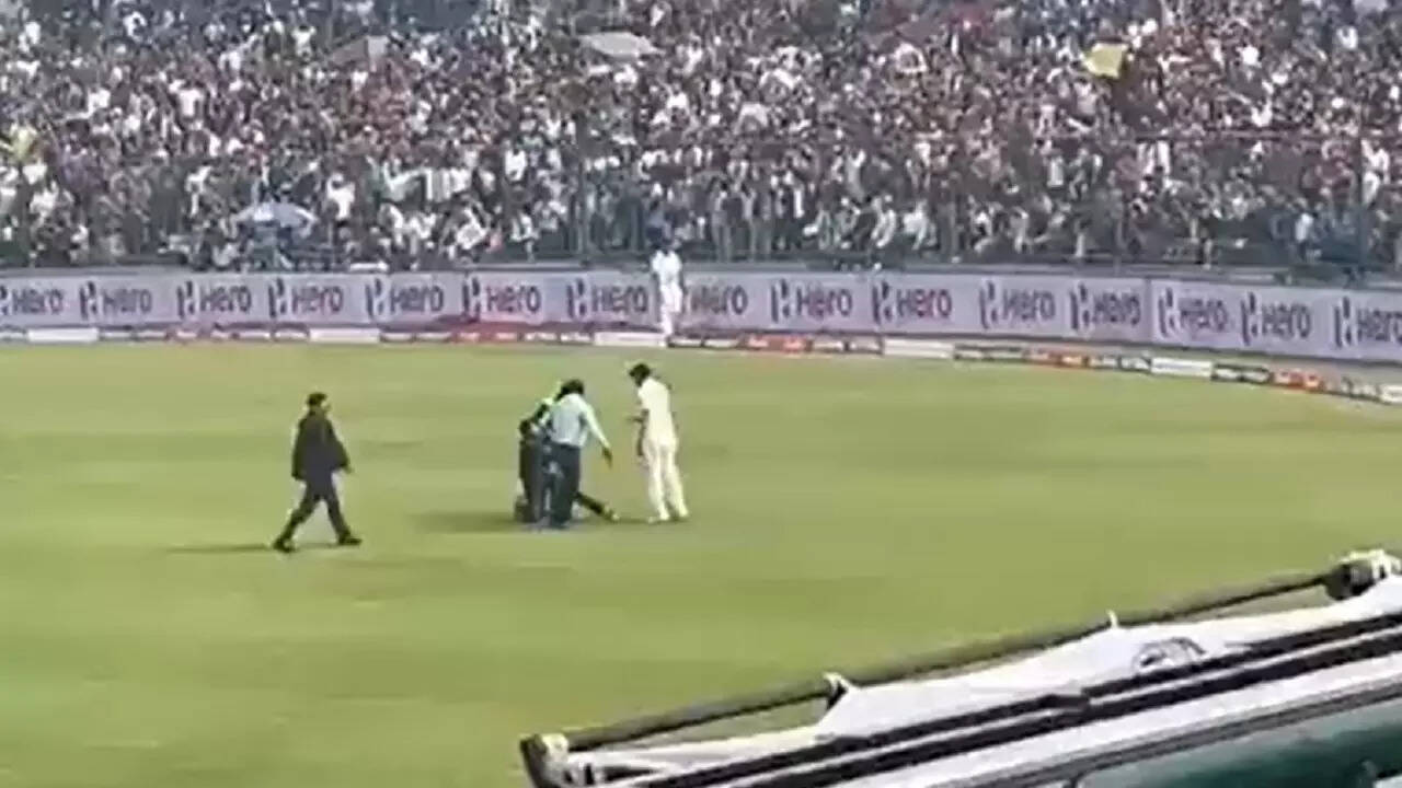 Shami fan video: mohammed shami wins hearts after stopping guards from ...