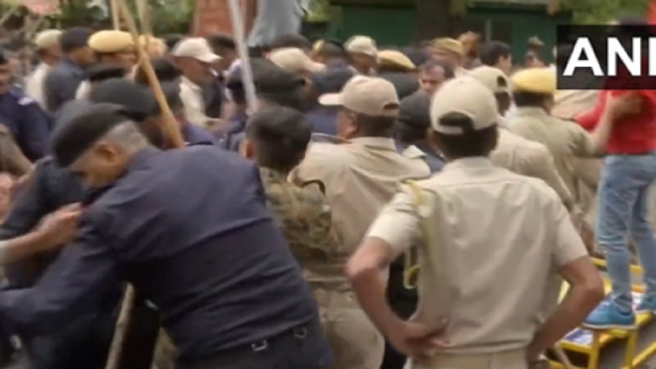 Rajasthan police lathi-charge private hospital doctors protesting ...