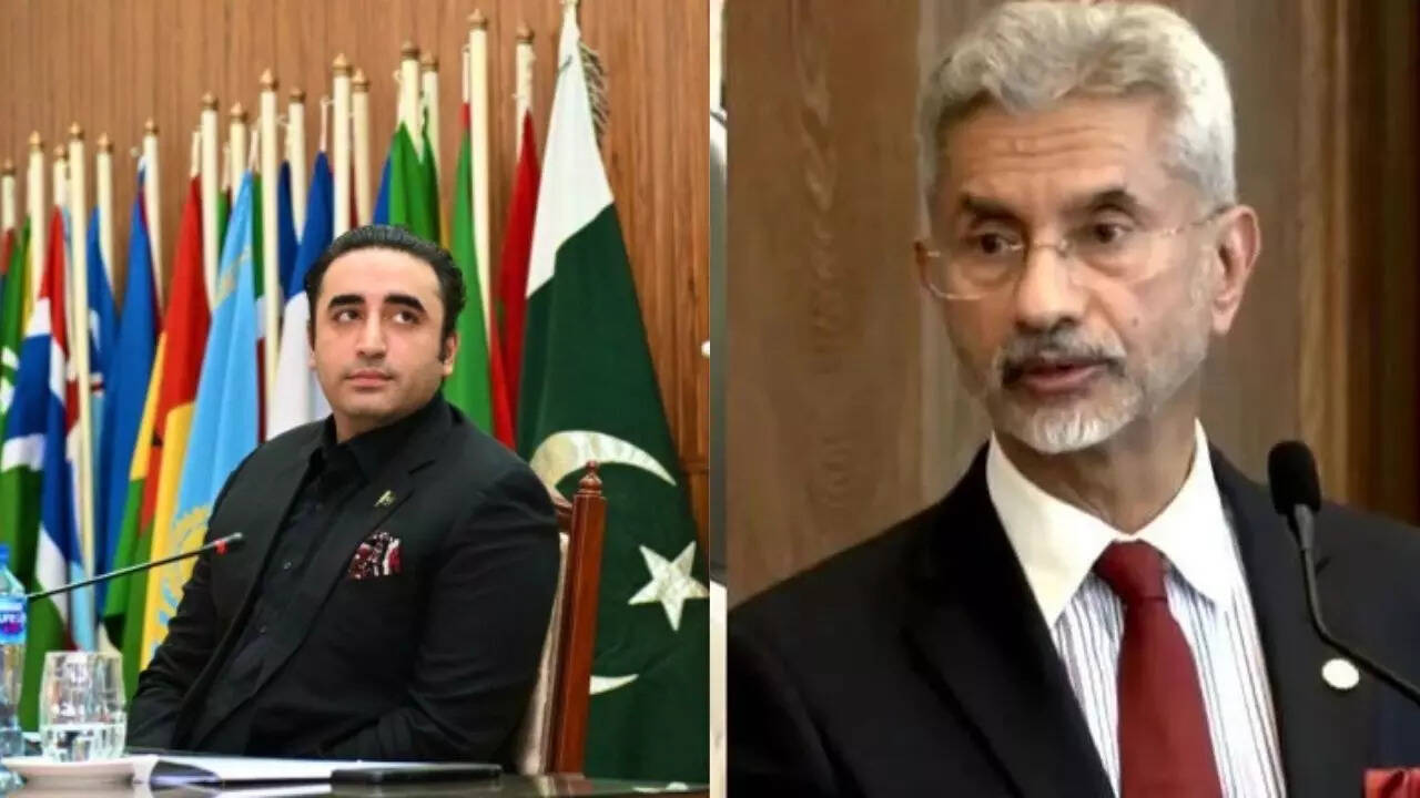 Pakistan Bilawal Bhutto shake hands with MEA S Jaishankar at SCO Dinner ...
